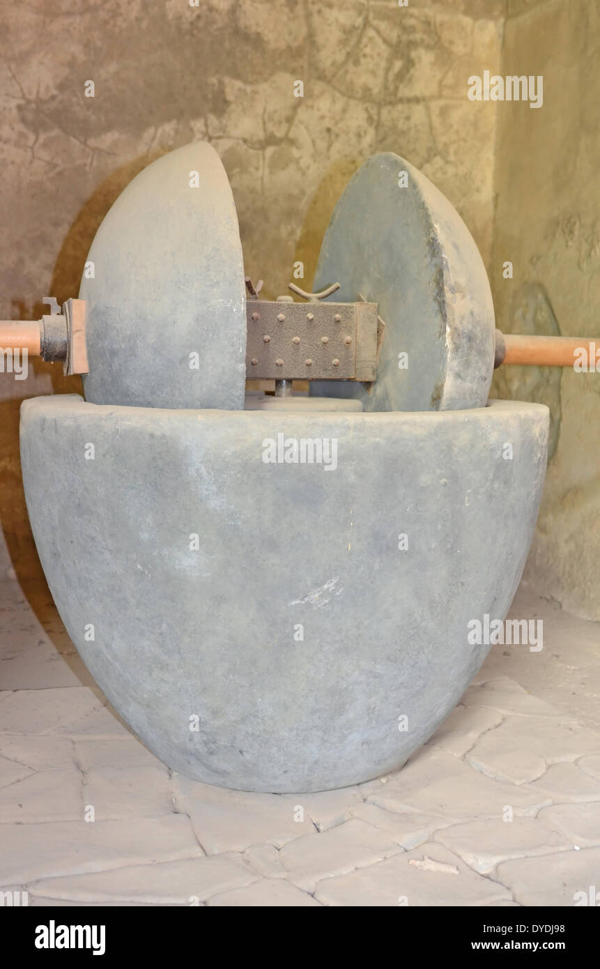 Grain crusher hi-res stock photography and images - Alamy