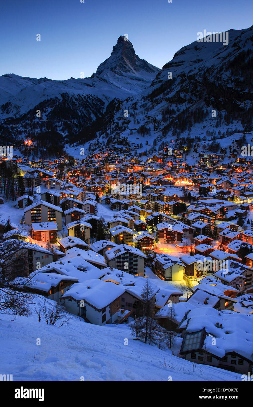 Evening dusk night Alps view lighting investigation mountain mountains ...