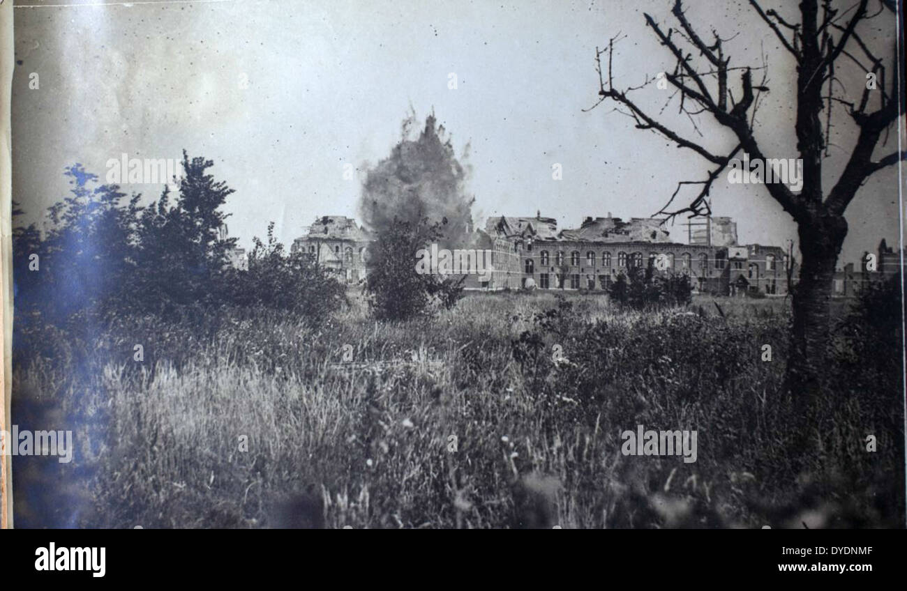 This photograph by James Faye documents the experiences of soldiers ...