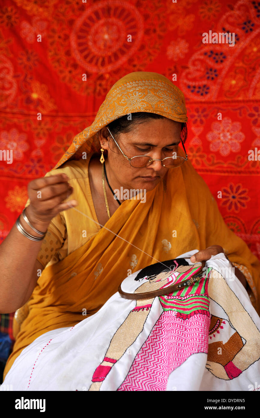 Folk art in bangladesh hi-res stock photography and images - Alamy