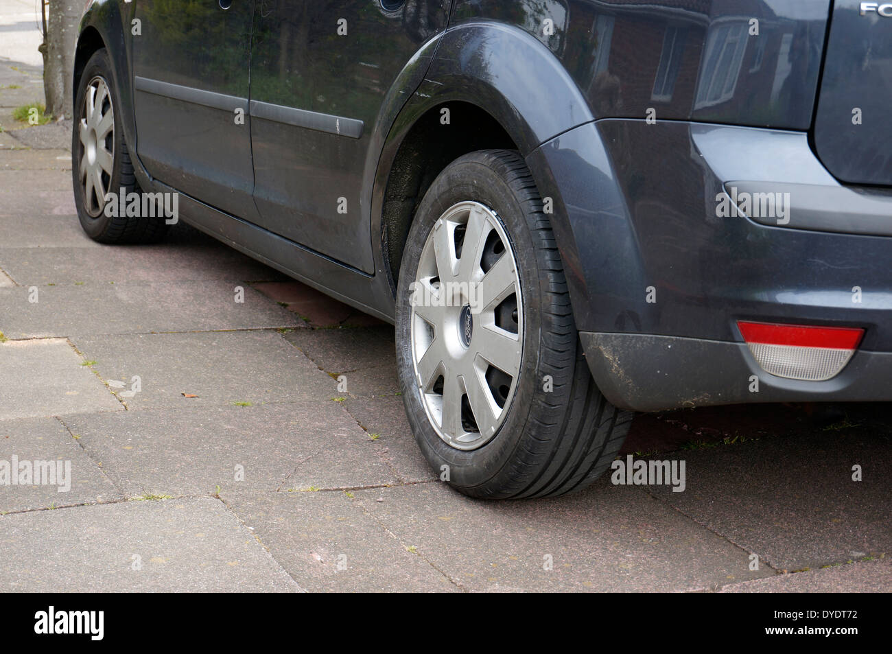 Kerbside obstruction hi-res stock photography and images - Alamy