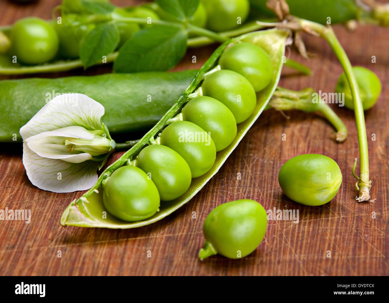 Peas vegetable hi-res stock photography and images - Alamy