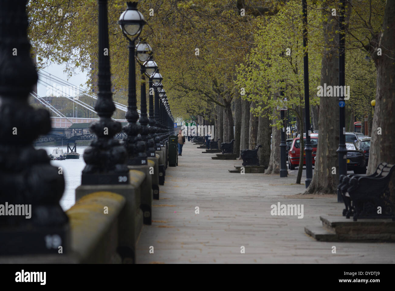 Thames pathway hi-res stock photography and images - Alamy