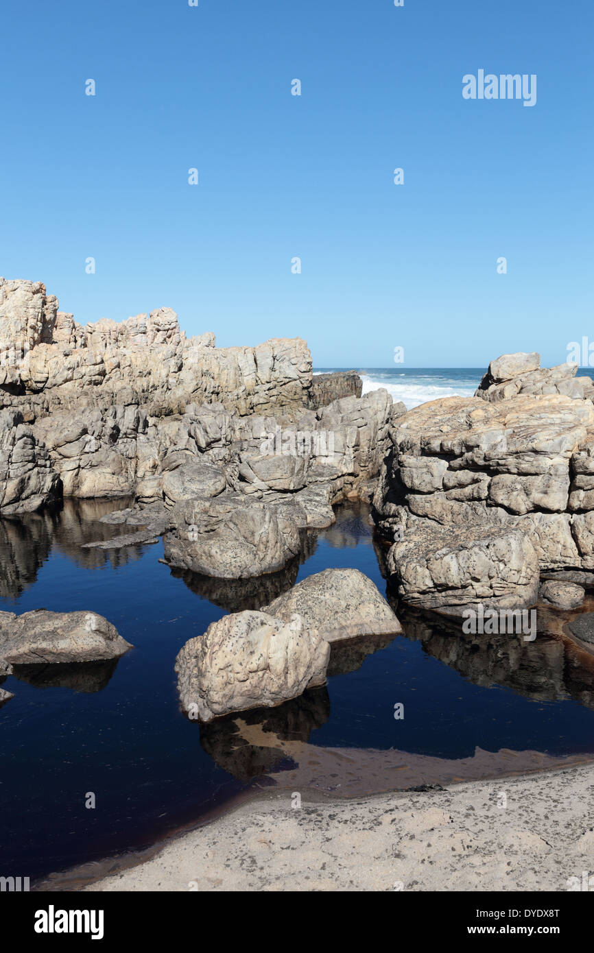 Rock pools hi-res stock photography and images - Alamy