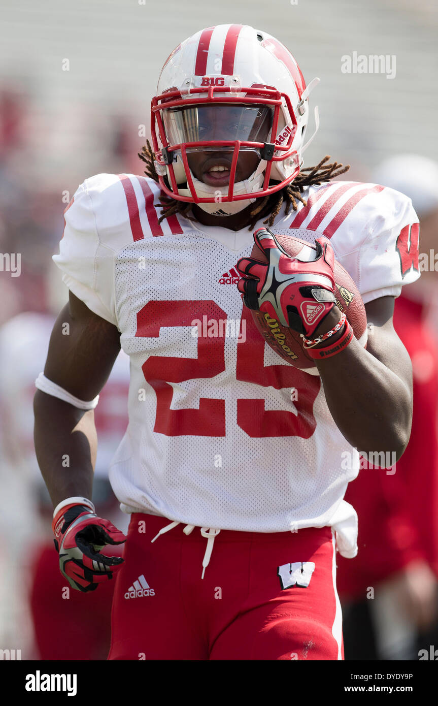 Wisconsin badgers running back melvin gordon 25 hi-res stock ...