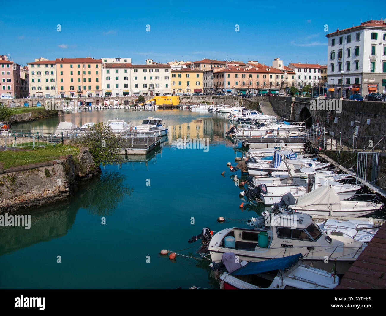 Horizontal canal hi-res stock photography and images - Alamy