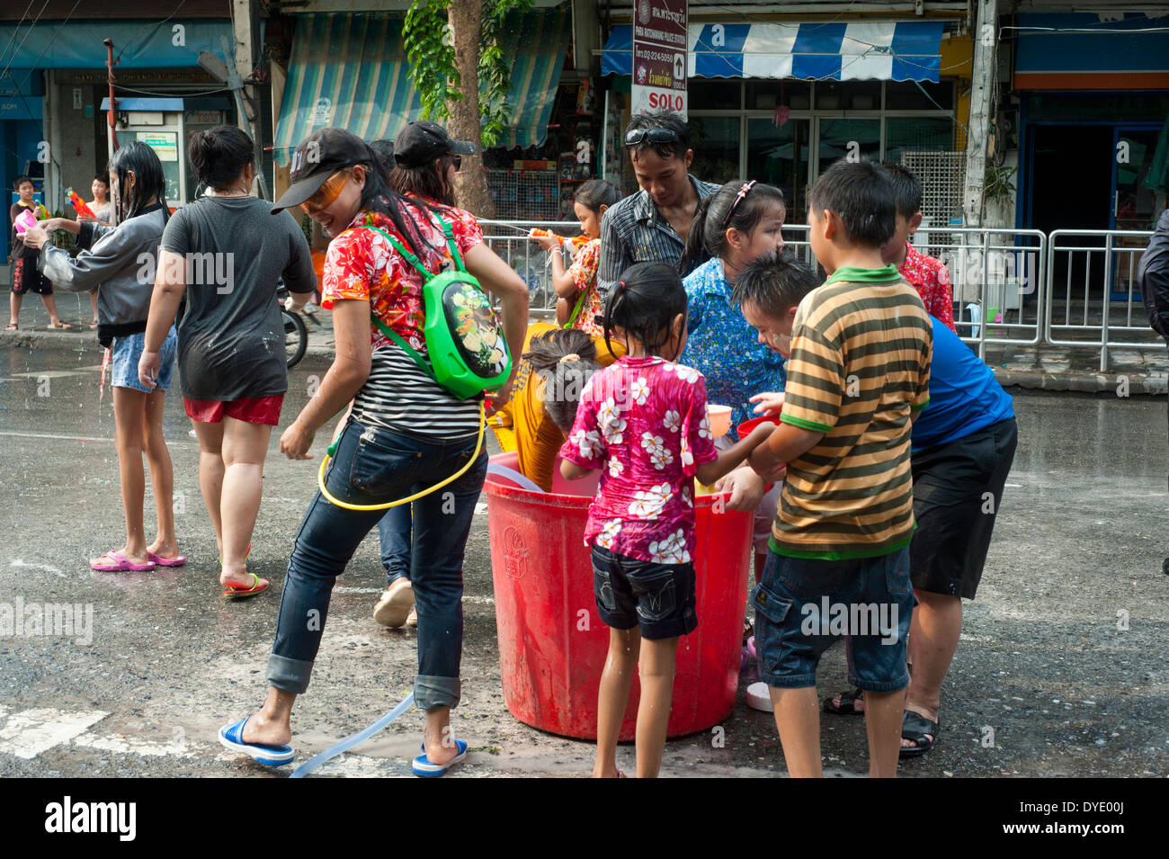 Bangkok Thailand - Water fight during Songkran festival Stock Photo - Alamy