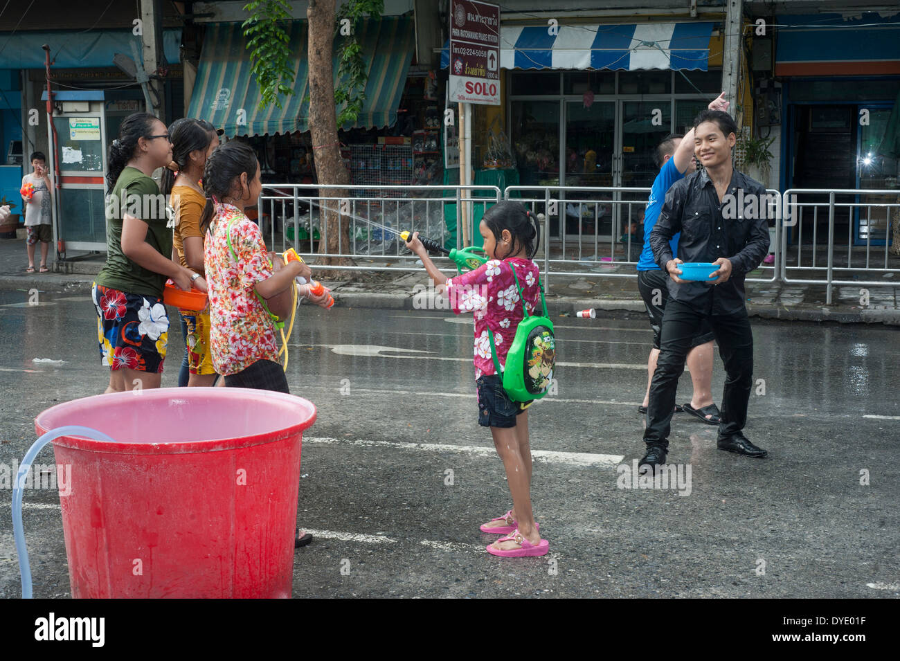 Bangkok Thailand - Water fight during Songkran festival Stock Photo - Alamy