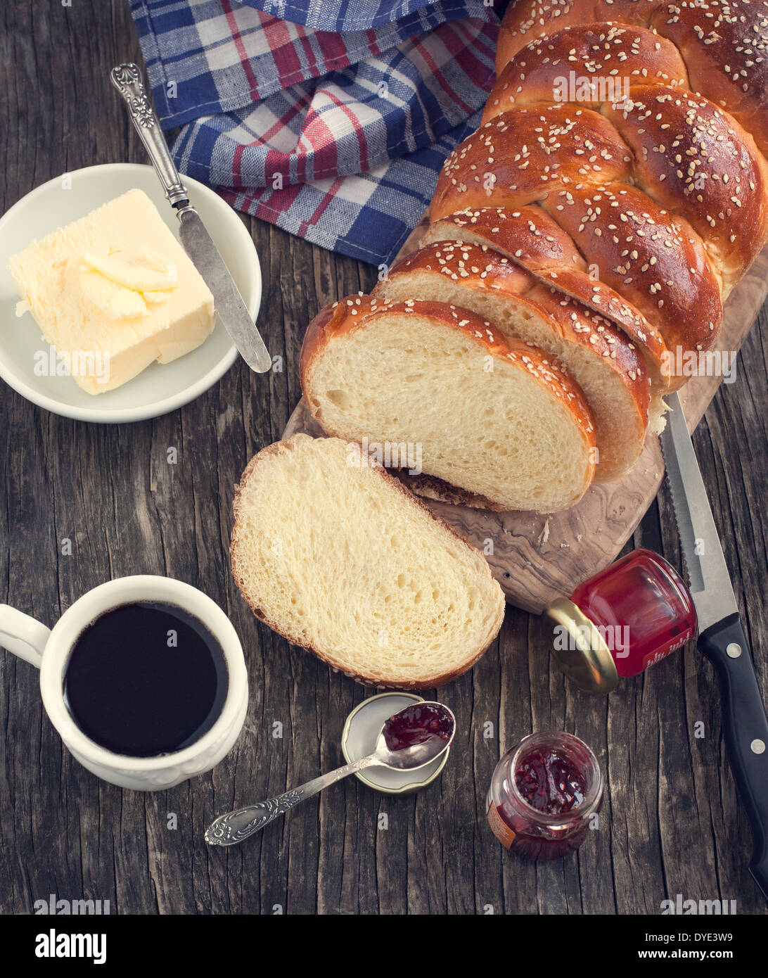 Freshly baked braided bread hi-res stock photography and images - Alamy