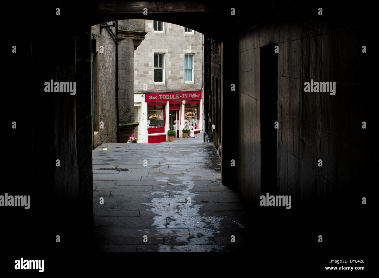 Edinburgh close hi-res stock photography and images - Alamy