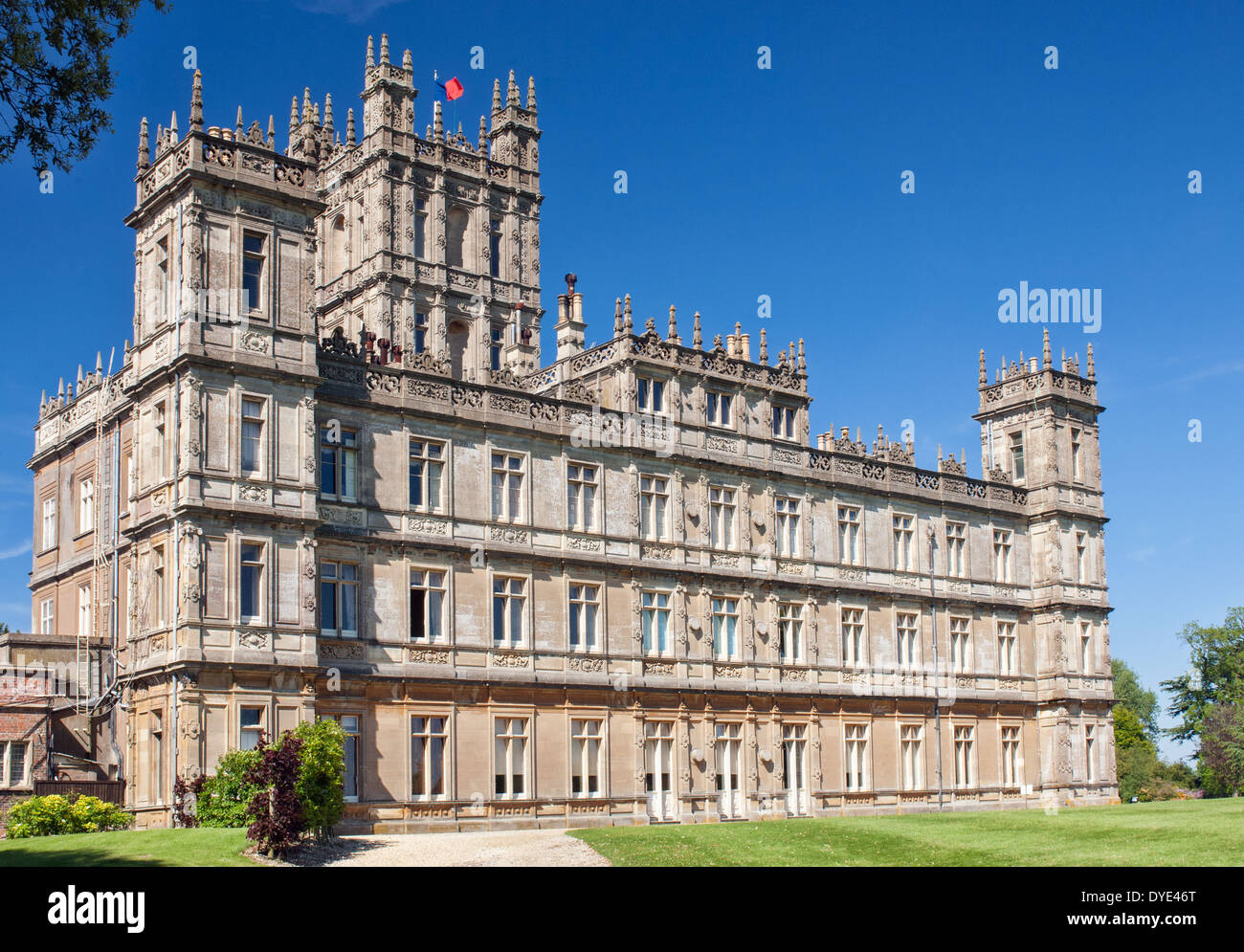 Highclere castle exterior hi-res stock photography and images - Alamy
