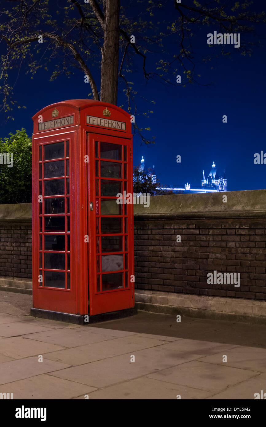 Global communications bridge hi-res stock photography and images - Alamy