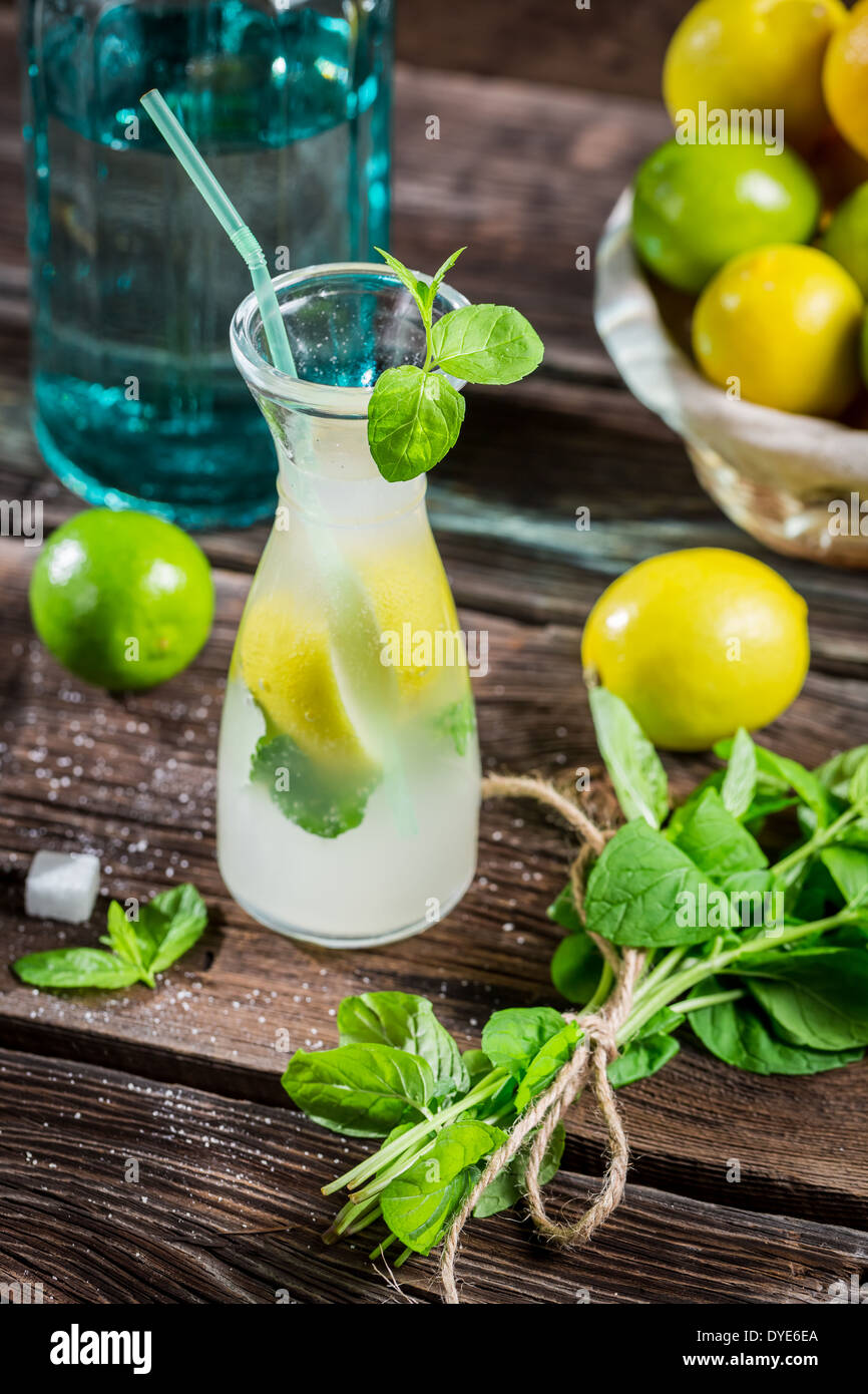 Cold drink with fresh citrus fruit Stock Photo - Alamy
