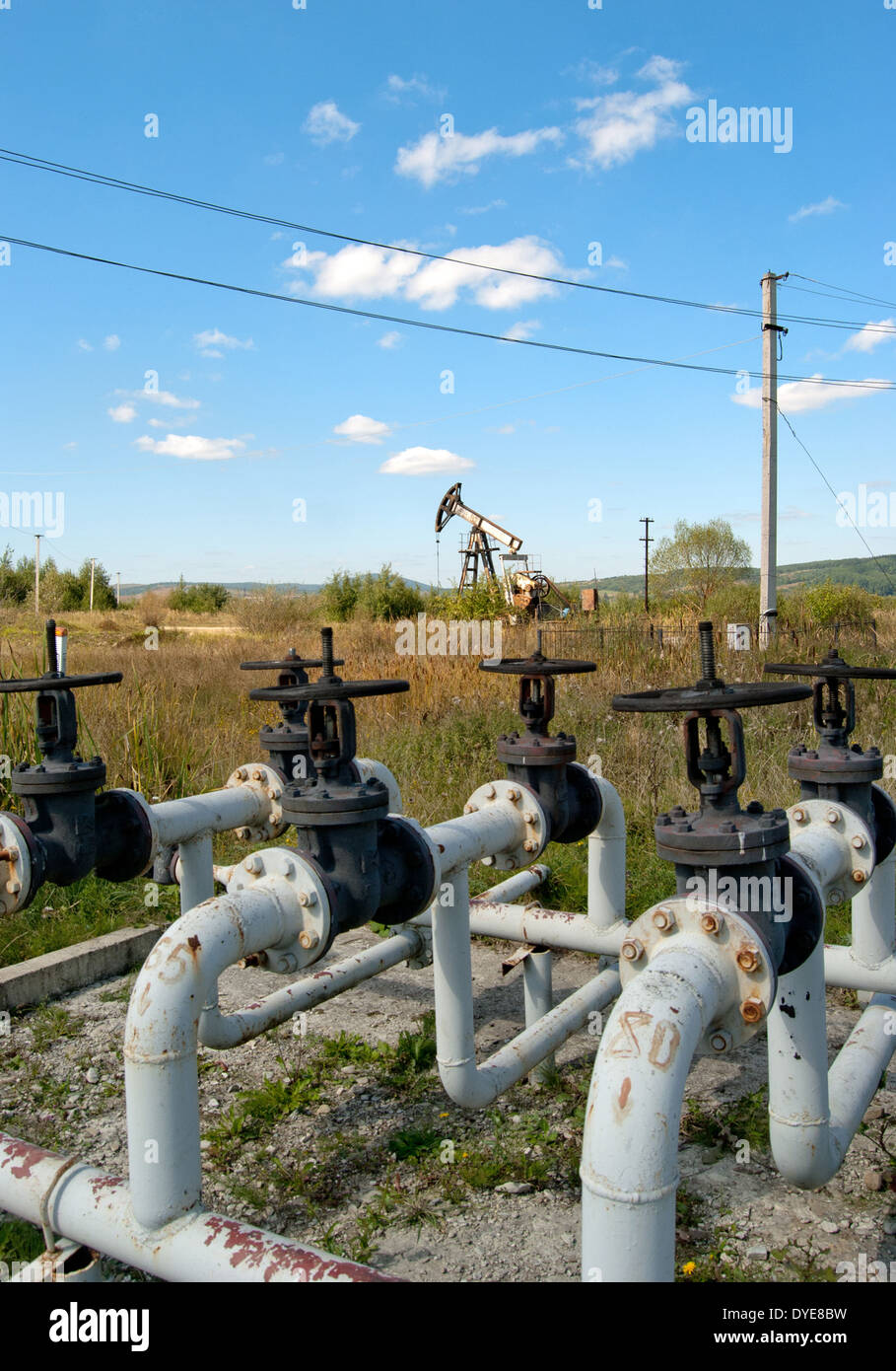 Natural gas pipe and valves hi-res stock photography and images - Alamy