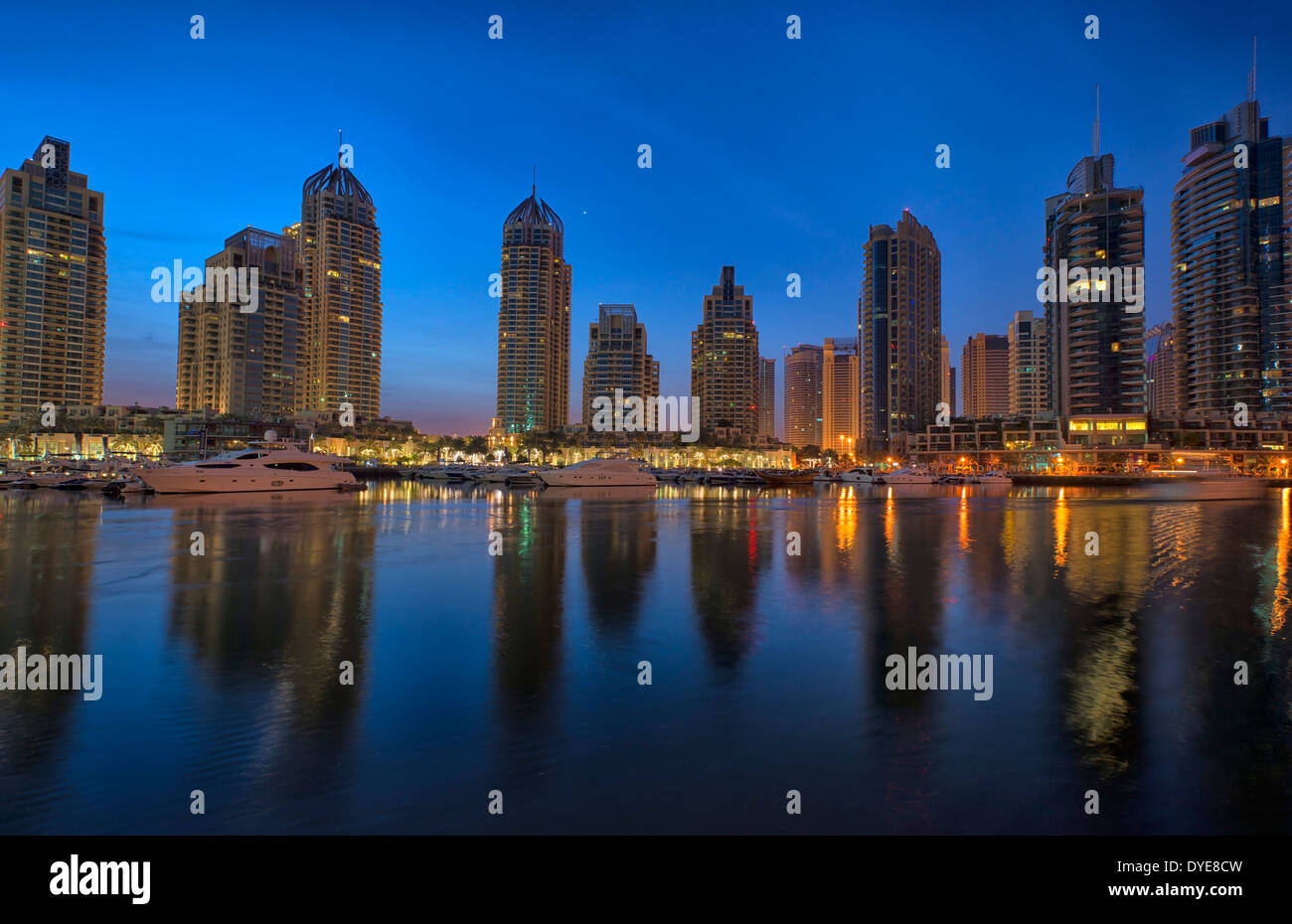 Dubai marina walk emaar hi-res stock photography and images - Alamy