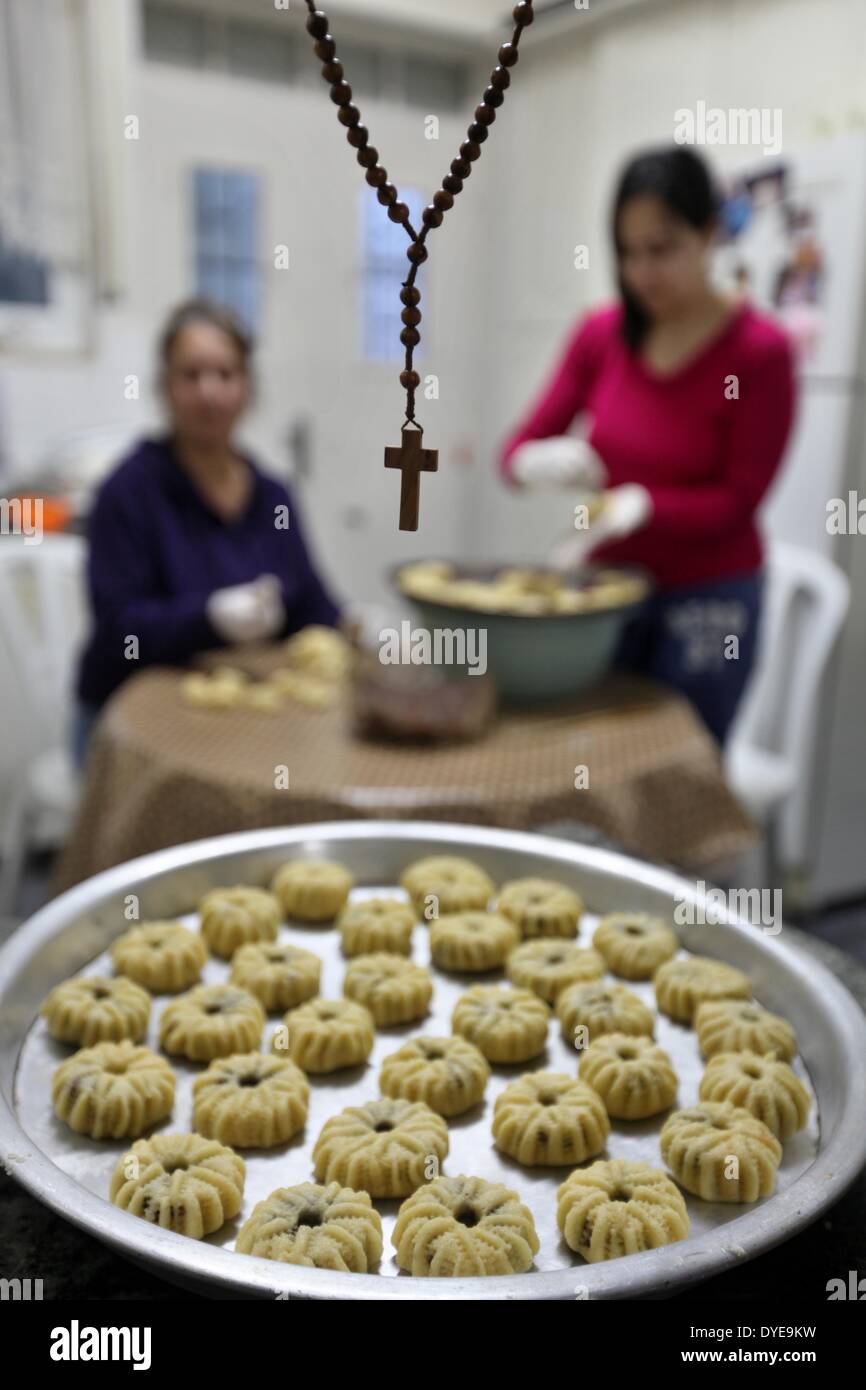 Bethlehem, Bethlehem. 15th Apr, 2014. Palestinian Christians prepare ...
