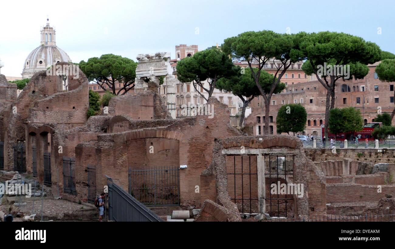 Architecture of ancient rome in rome hi-res stock photography and ...