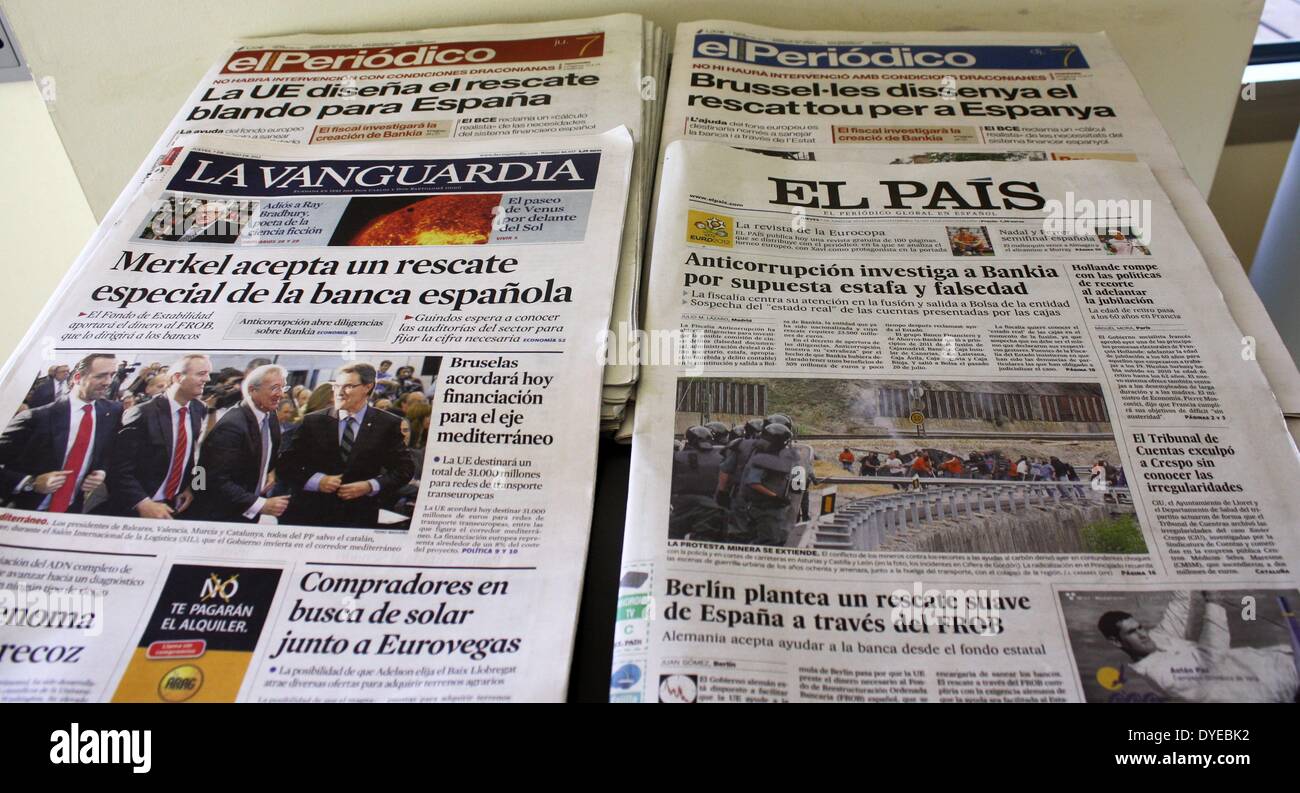 Spanish newspaper hi-res stock photography and images - Alamy