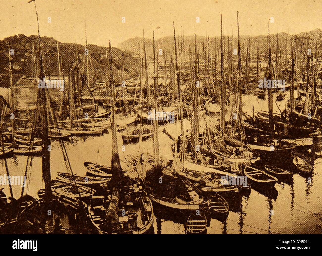 Docks unloading hi-res stock photography and images - Alamy