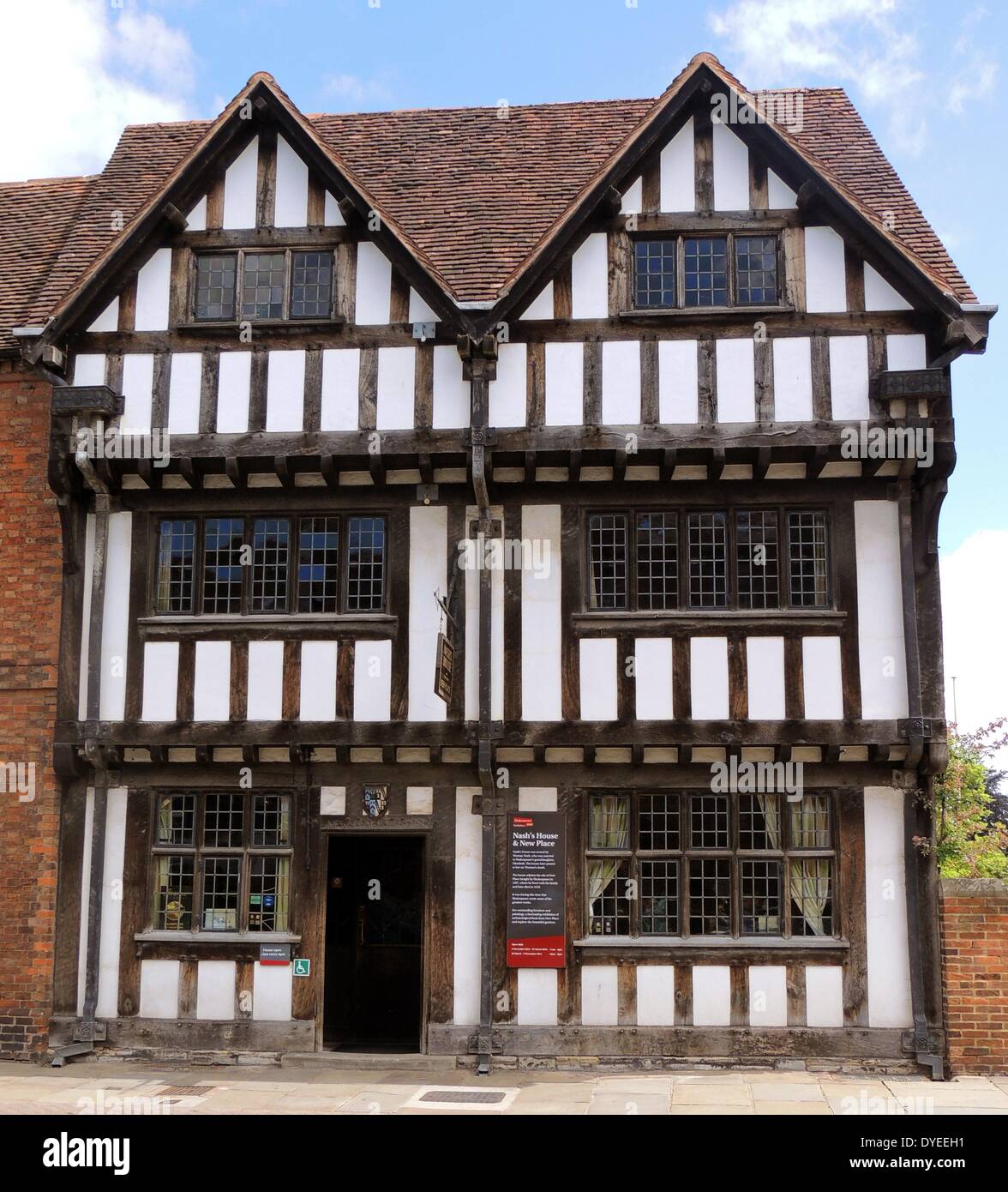 William shakespeare house hi-res stock photography and images - Alamy