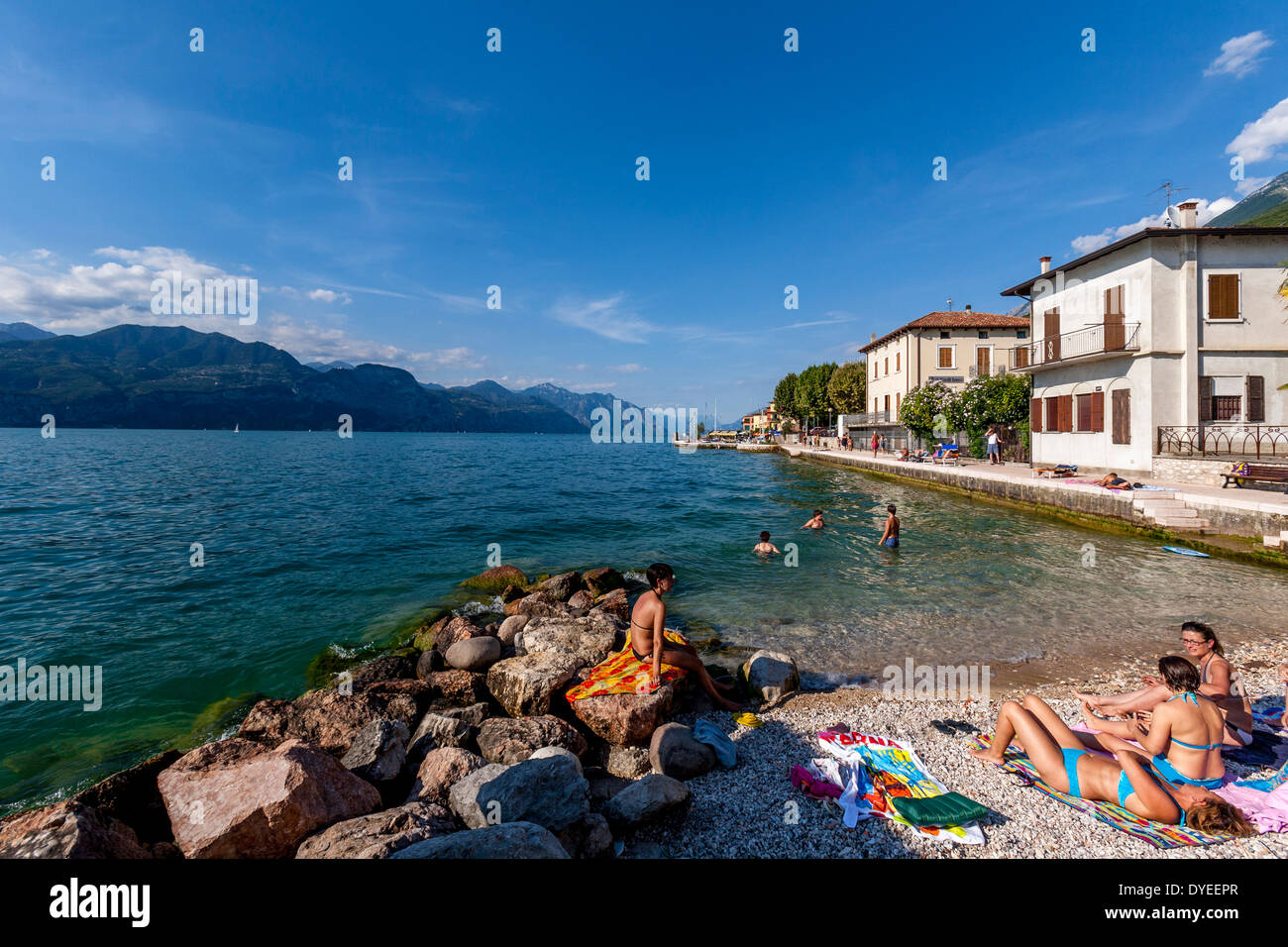Italy beaches hi-res stock photography and images - Alamy