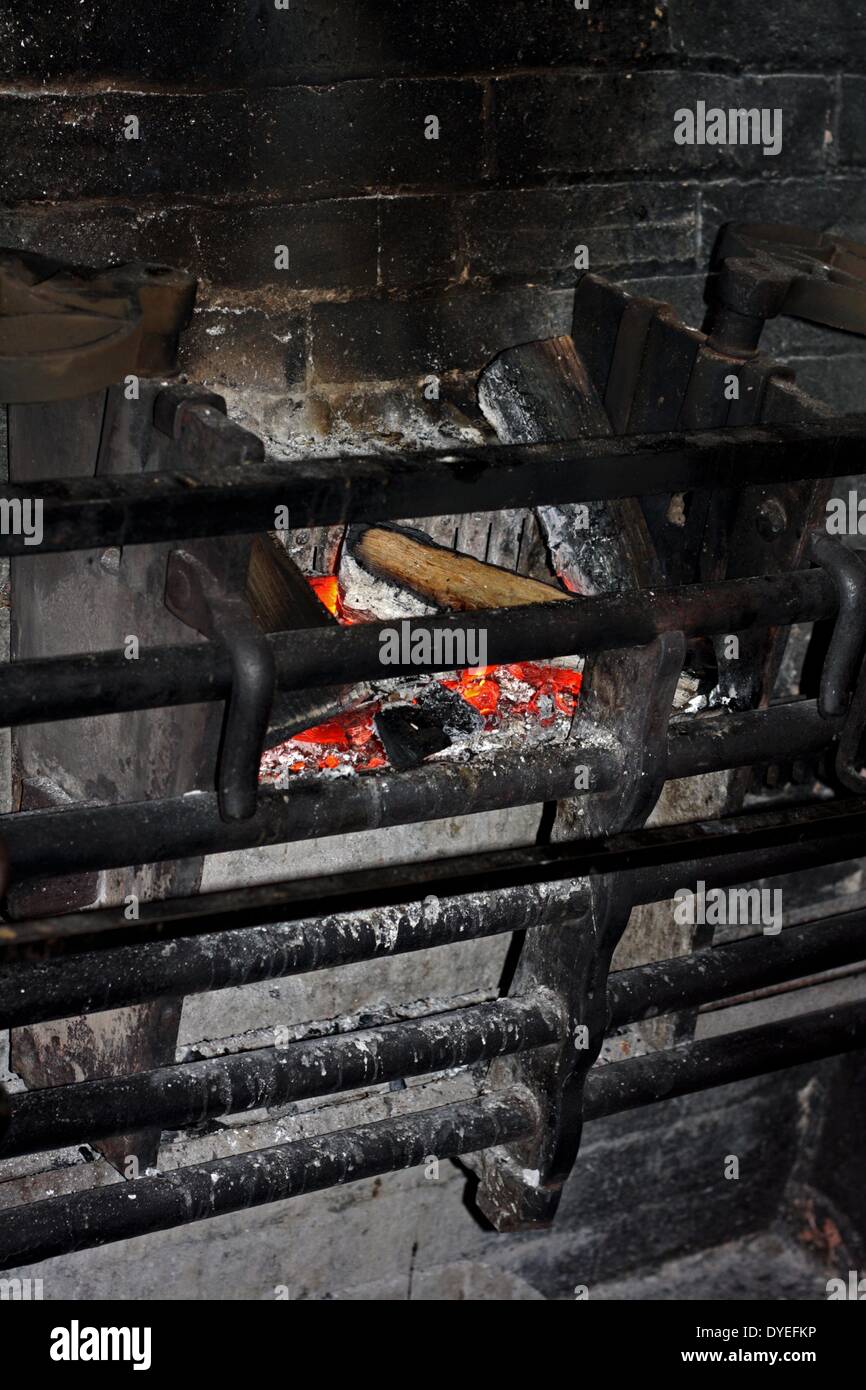 17th century fireplace hi-res stock photography and images - Alamy