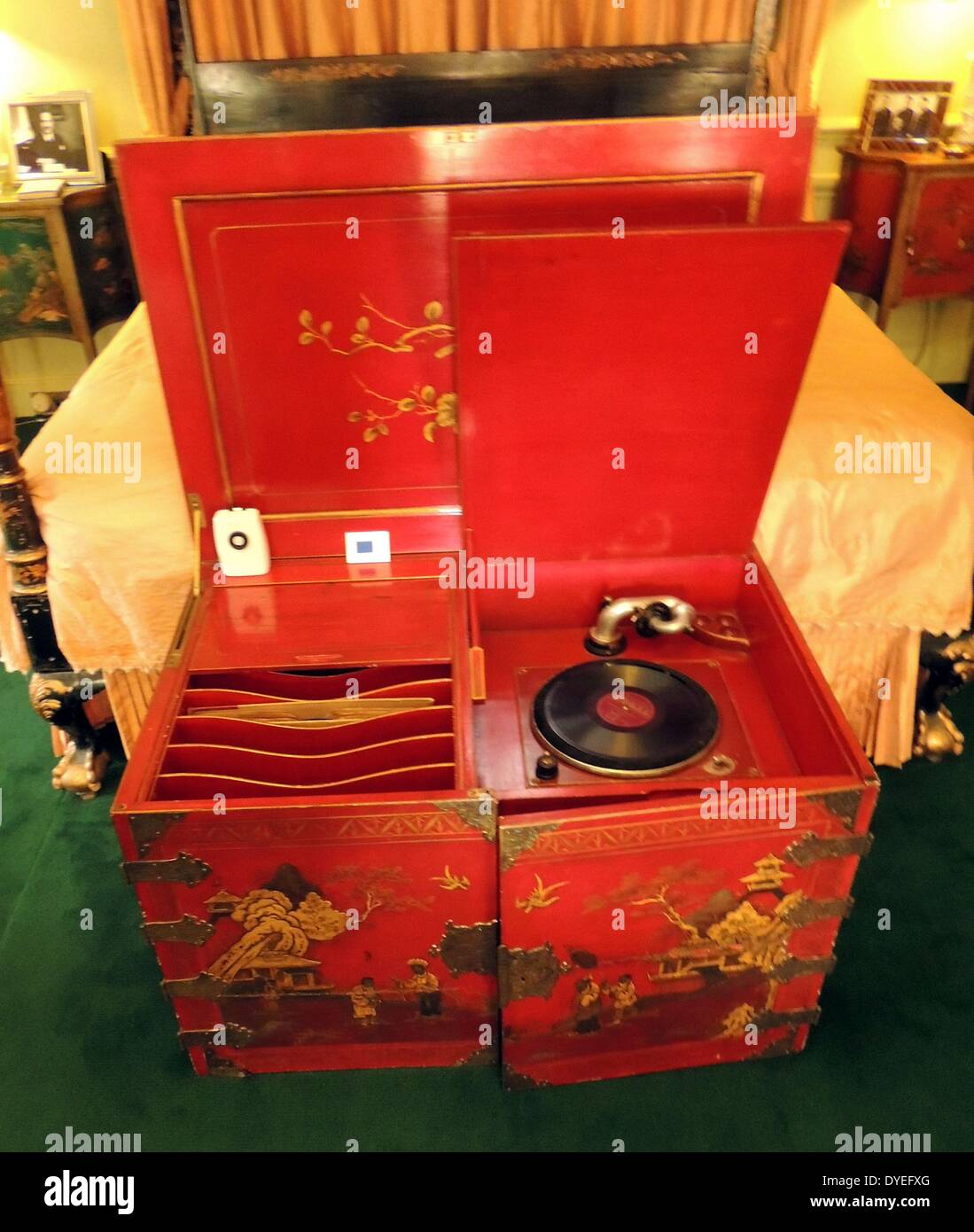 Circa 1927 hi-res stock photography and images - Alamy