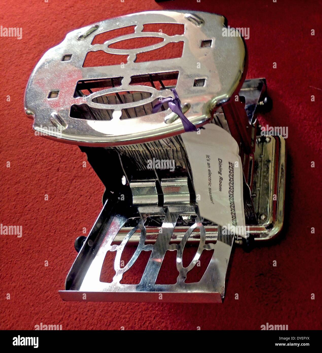 Early twentieth century electric toaster hi-res stock photography and ...