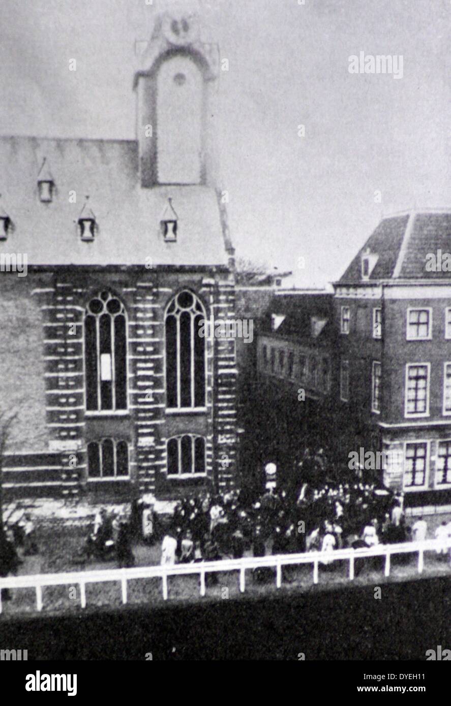 Government intervention with education. Students protest at the ...
