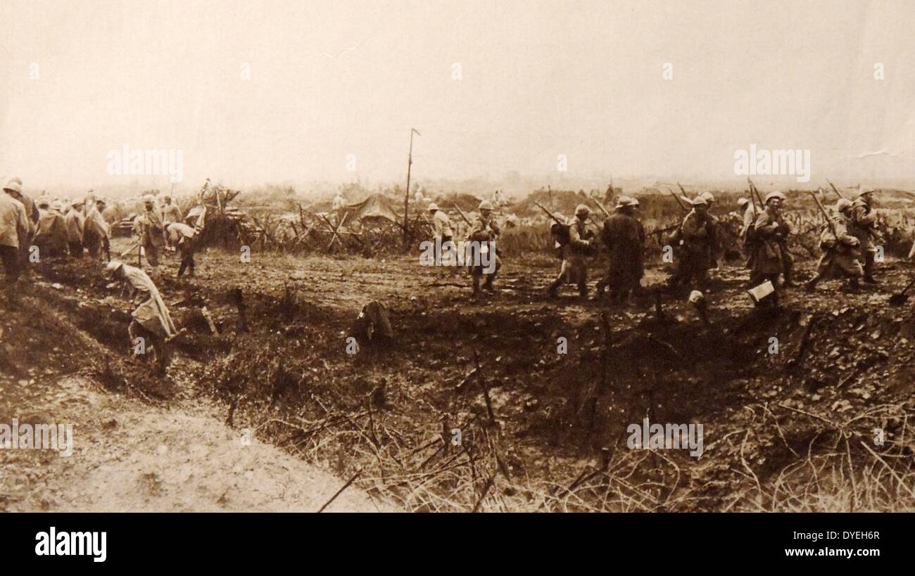 War ravaged landscape hi-res stock photography and images - Alamy