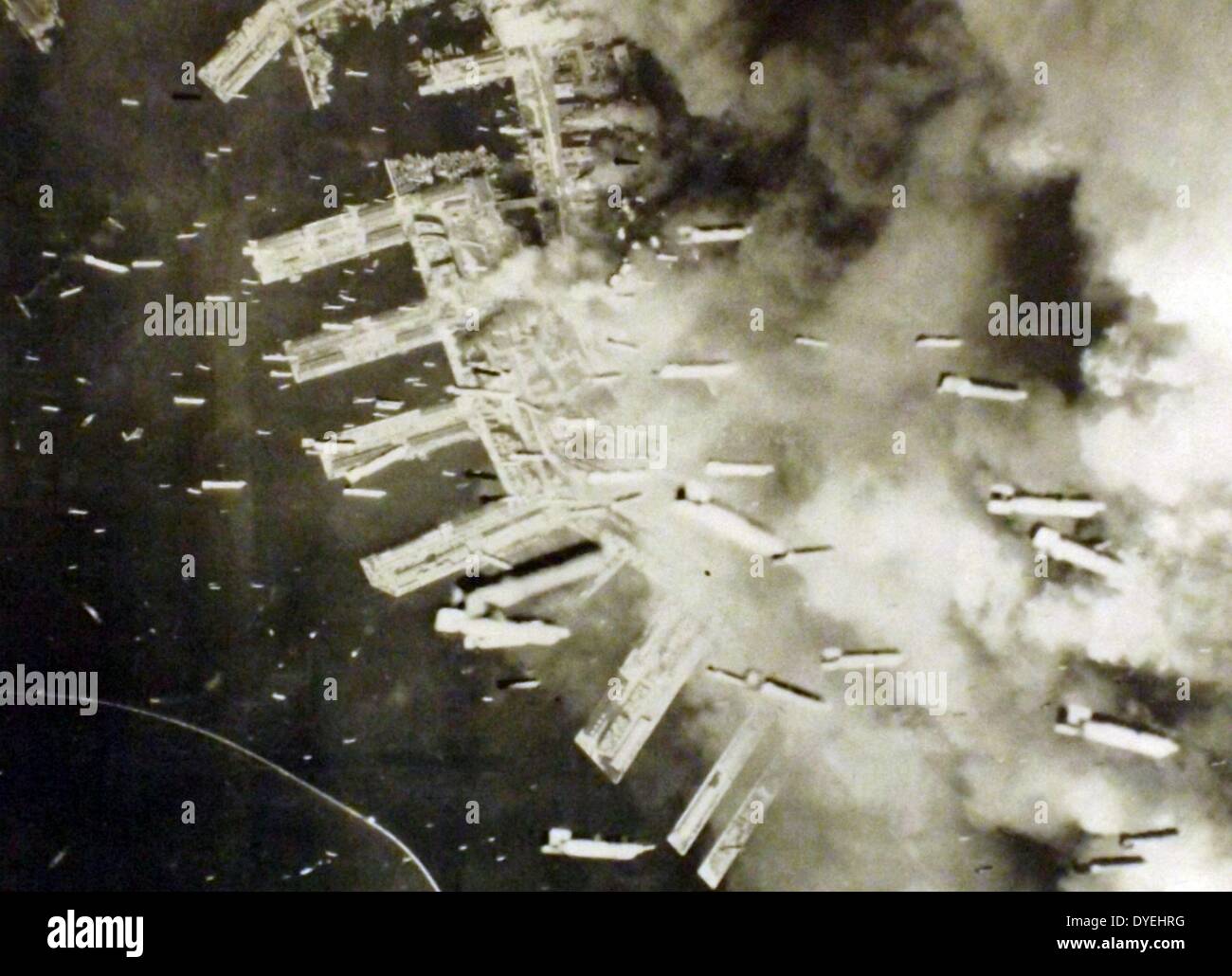 The Japanese port of Kobe is bombed by US aircraft in March 1945 Stock ...