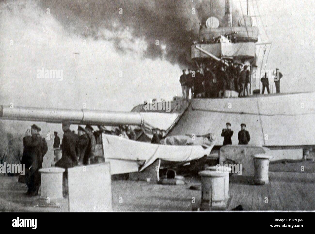 World War 1 - The officers of the Russian ship 'Empress Maria' a super ...