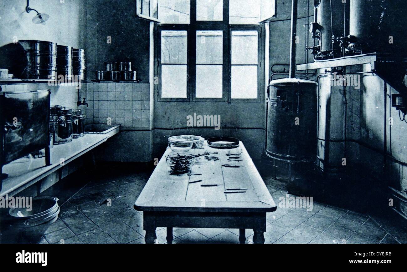 1900 france kitchen hi-res stock photography and images - Alamy