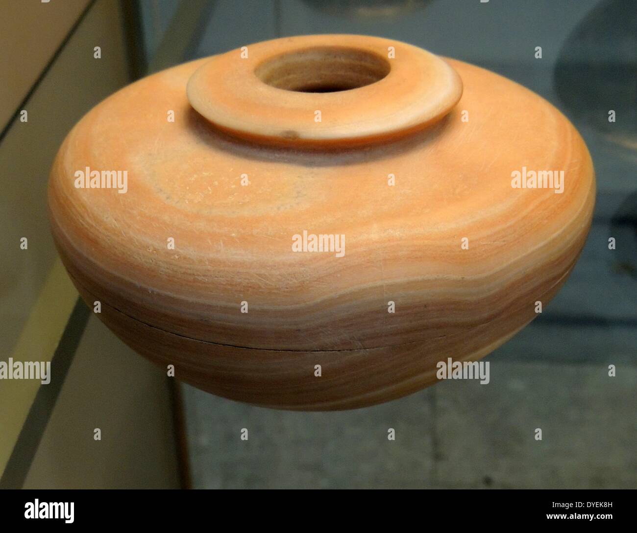 Calcite vase hi-res stock photography and images - Alamy