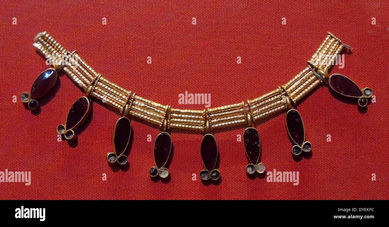 Gold collar hi-res stock photography and images - Alamy
