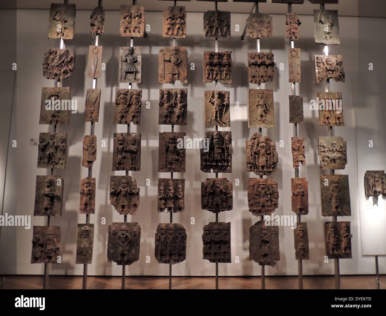 Benin bronzes hi-res stock photography and images - Alamy