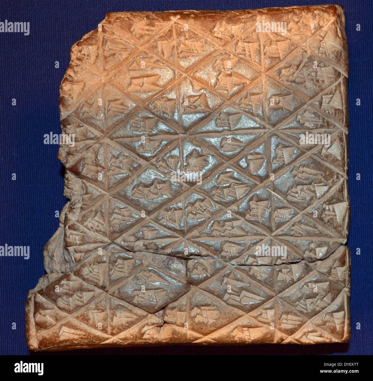 Royal game of ur game board hi-res stock photography and images - Alamy