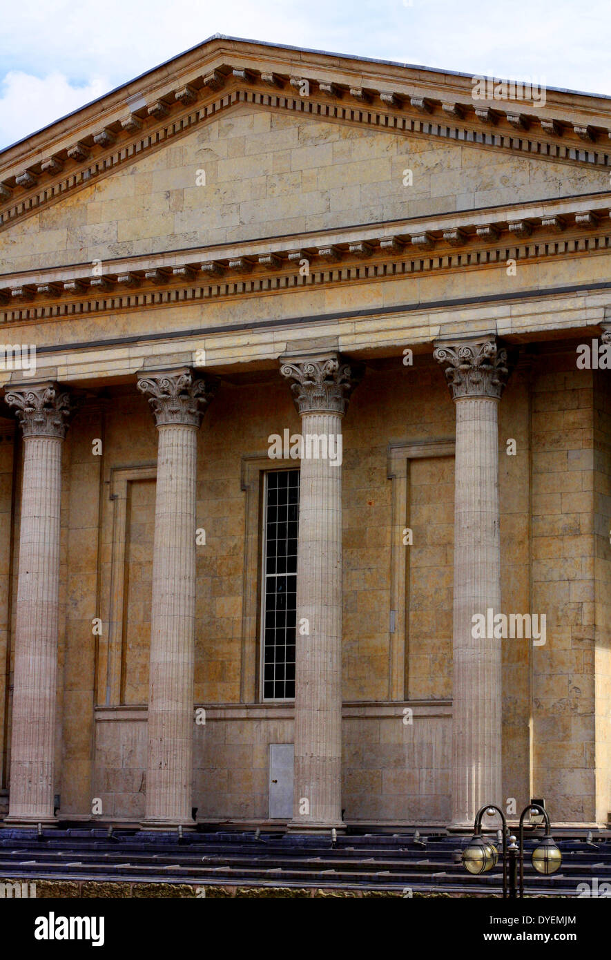 Birmingham Town Hall, concert hall and venue for popular assemblies ...