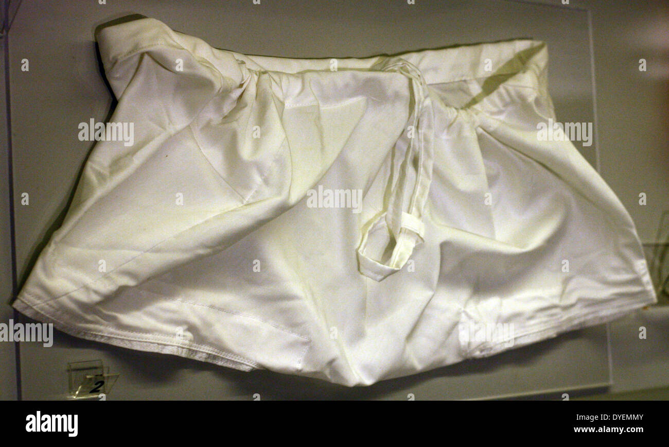 The male Sikh is obliged to wear the Kaccha or undergarment was made ...