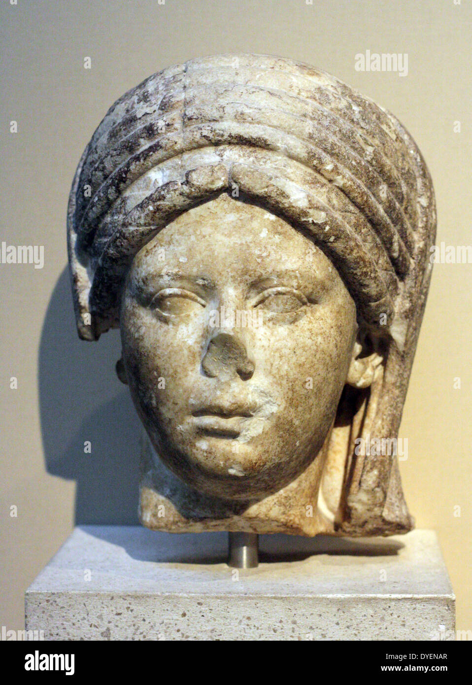 Vestal priestess statue hi-res stock photography and images - Alamy