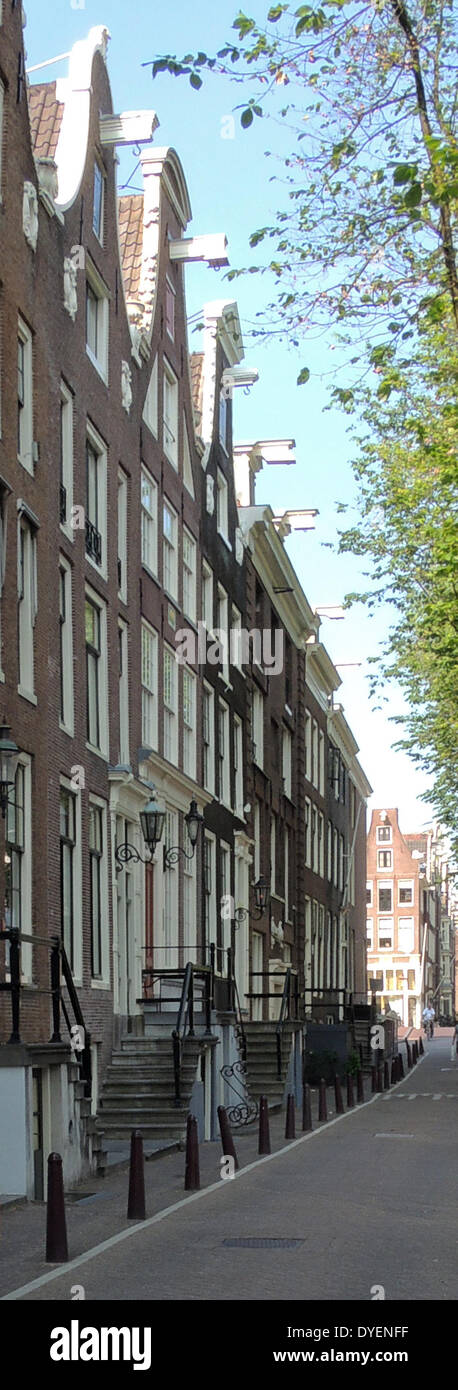 Amsterdam a canal hi-res stock photography and images - Alamy