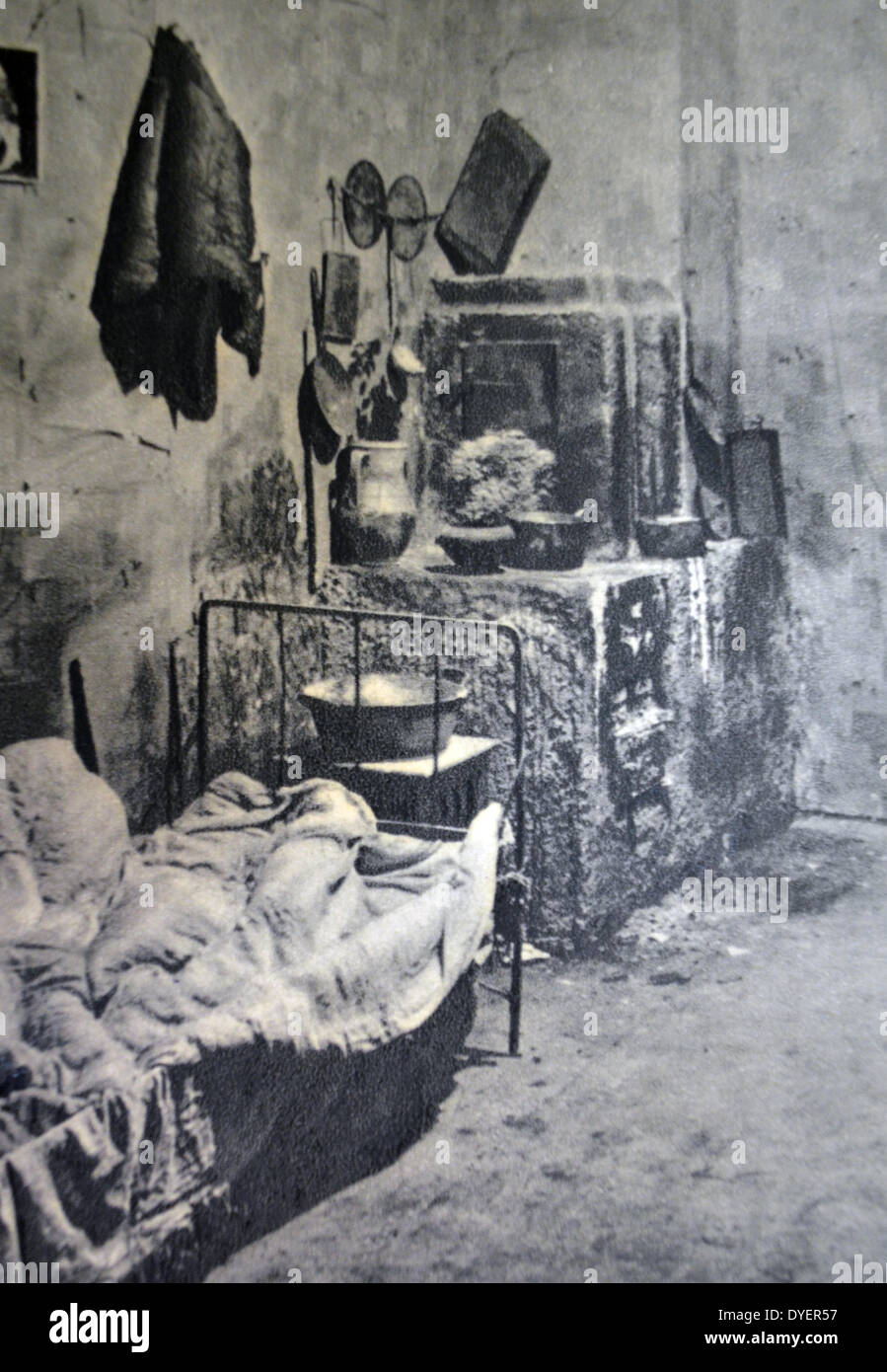 Army living conditions hi-res stock photography and images - Alamy