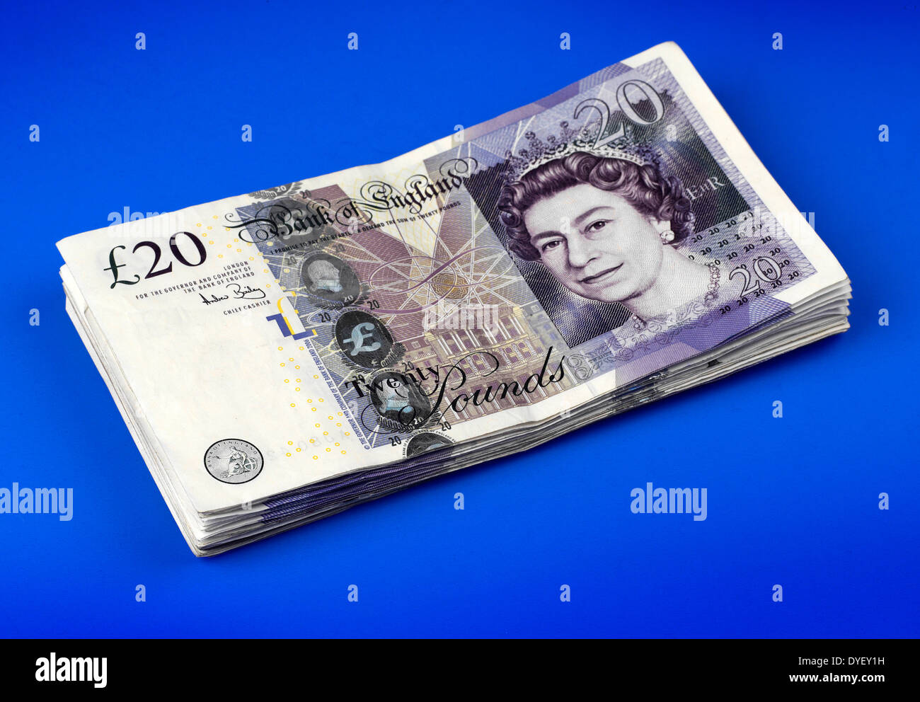 Crunched up twenty pound note hi-res stock photography and images - Alamy