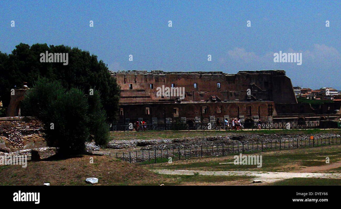 A rectangular plaza in the centre of rome hi-res stock photography and ...