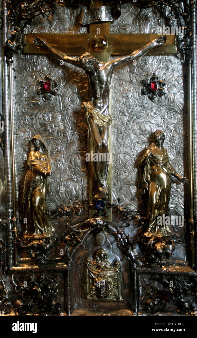 Crucifixion from the early 16th century hi-res stock photography and ...