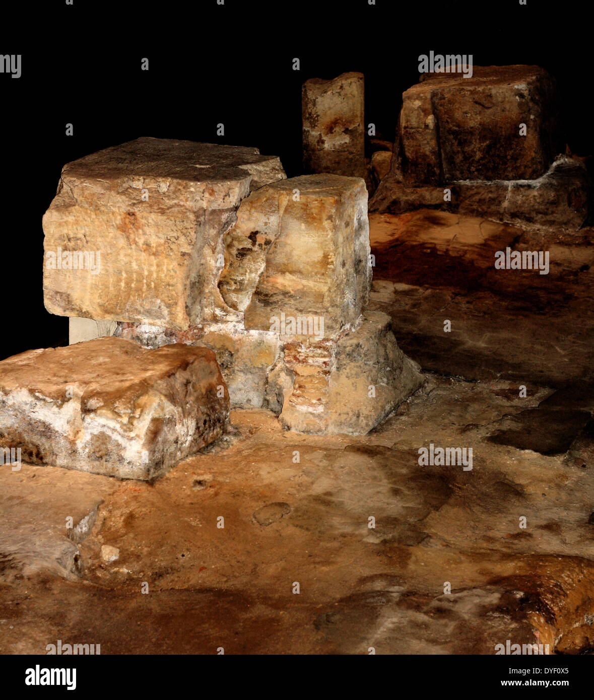 Roman baths sacred spring hi-res stock photography and images - Alamy