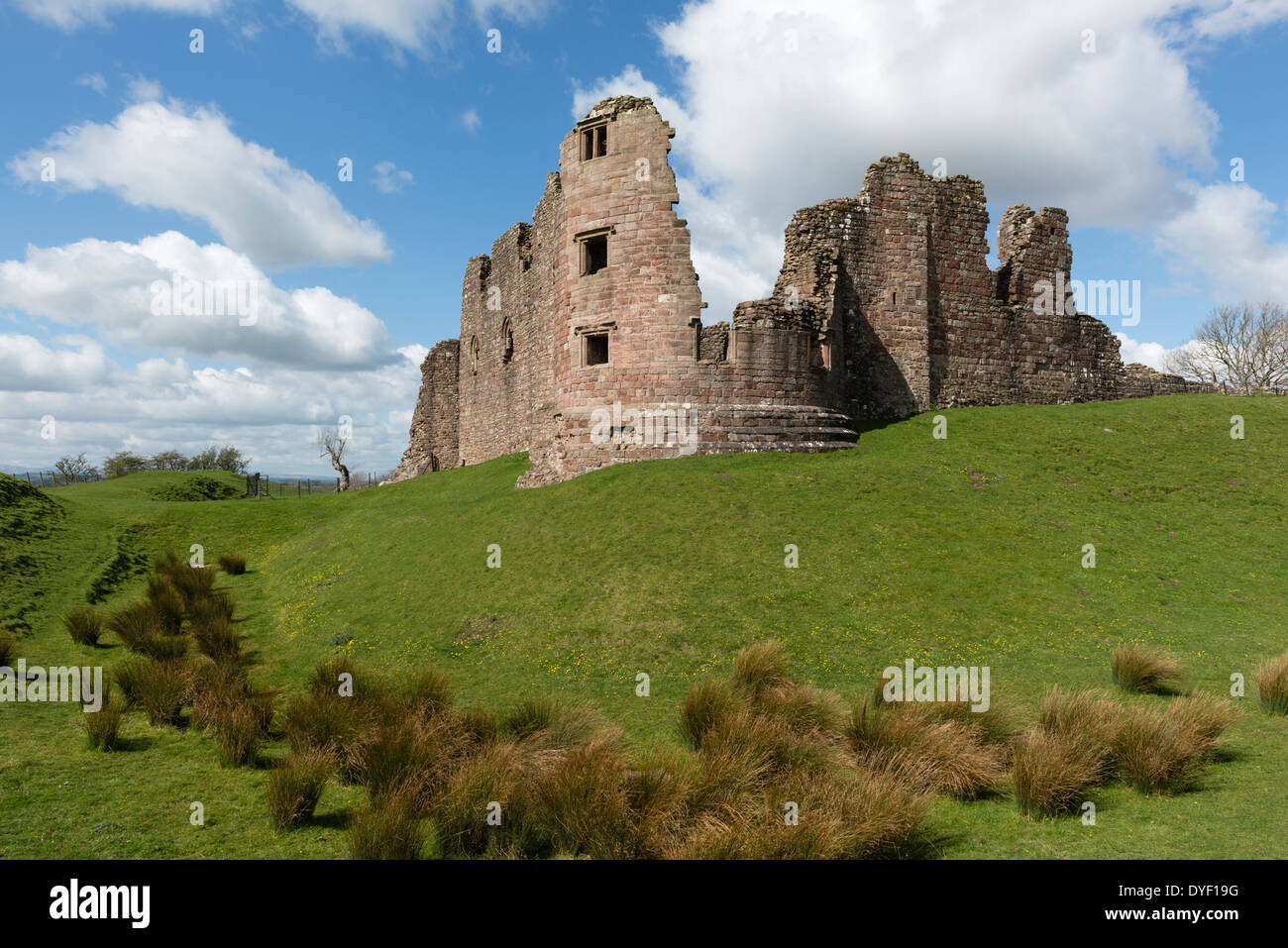 Ruined castle ruin hi-res stock photography and images - Alamy