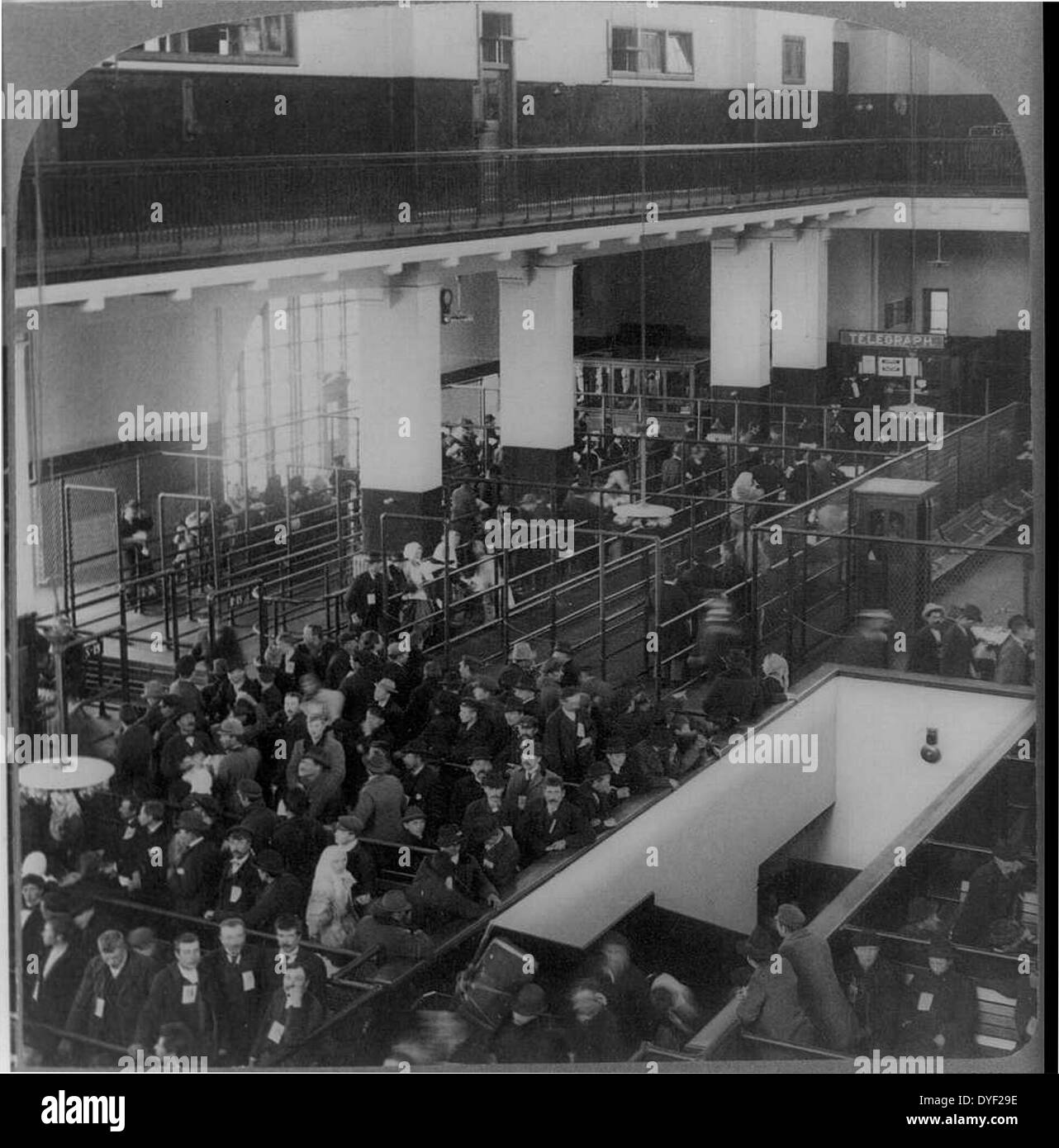 Ellis island immigrants hi-res stock photography and images - Alamy