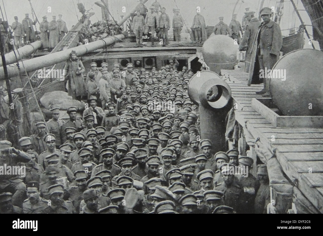 Portuguese forces departing for the world war battlefields in France ...