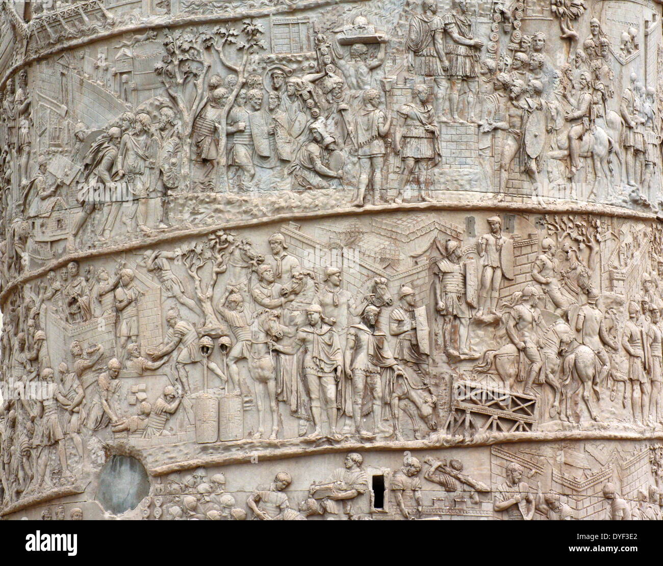Trajan column relief emperor roman war battle soldiers dacian wars hi ...